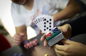 Arbeitgeber bewerten und Erfahrungsberichte lesen. KUNUNU.COM