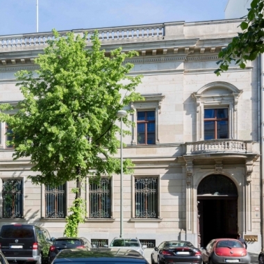 HGHI Holding als Arbeitgeber: Gehalt, Karriere, Benefits | kununu