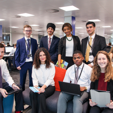 FDM Group als Arbeitgeber: Gehalt, Karriere, Benefits