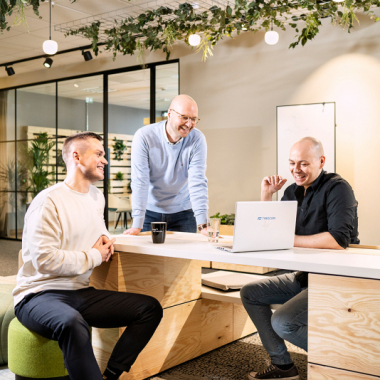 TIMOCOM als Arbeitgeber: Gehalt, Karriere, Benefits