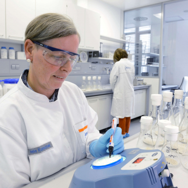 Merck als Arbeitgeber: Gehalt, Karriere, Benefits