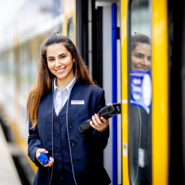 Transdev als Arbeitgeber: Gehalt, Karriere, Benefits, Unternehmenskultur